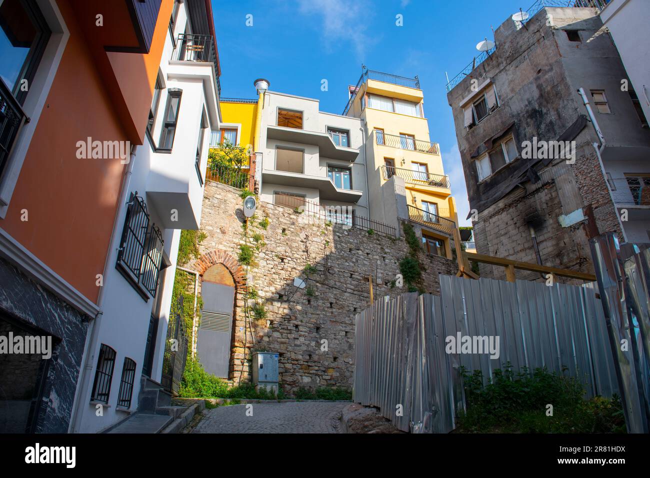 Yeni Sarachane Sk Street in Sultanahmet in historic city of Istanbul ...