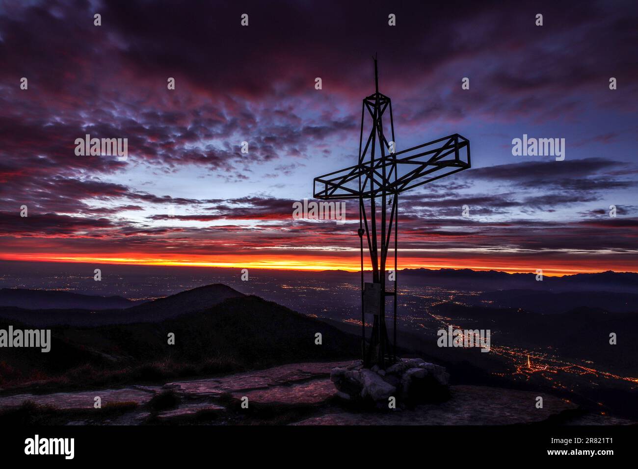 Large wooden cross stands on hi-res stock photography and images - Alamy