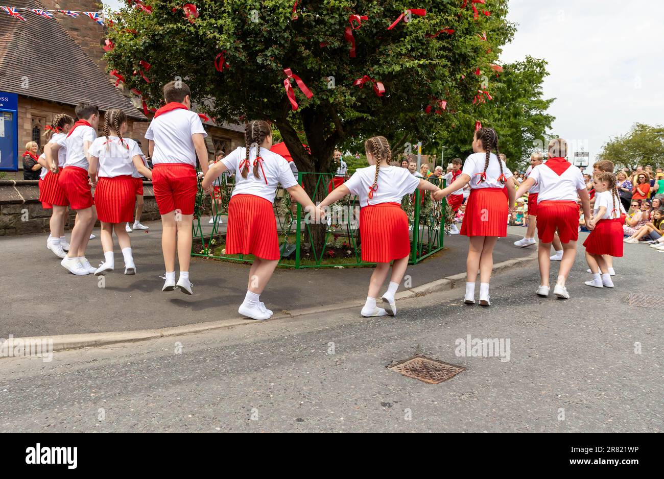 British school children celebrating hi-res stock photography and images ...
