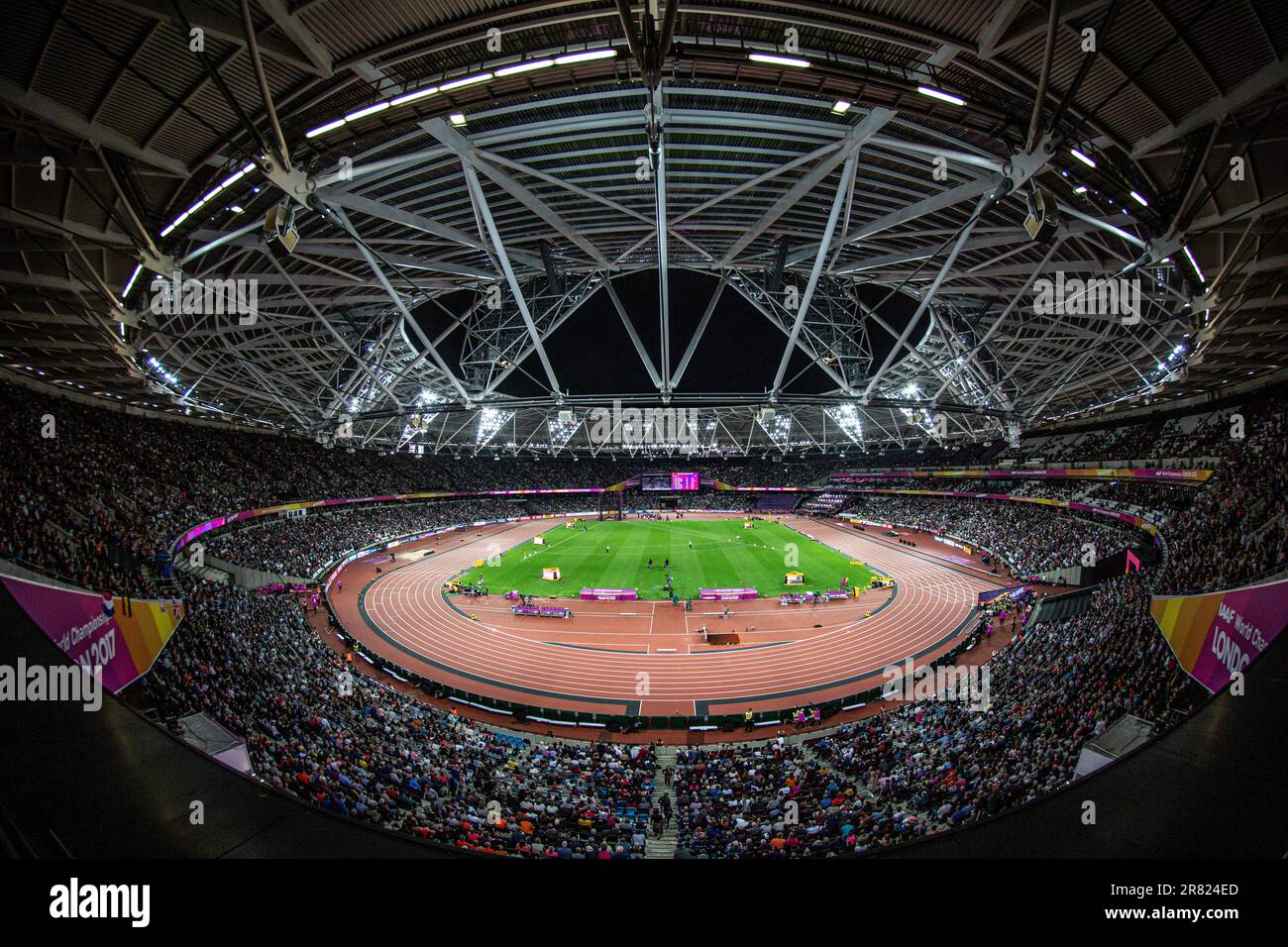 London Olympic Stadium packed with spectators during the London 2017 ...