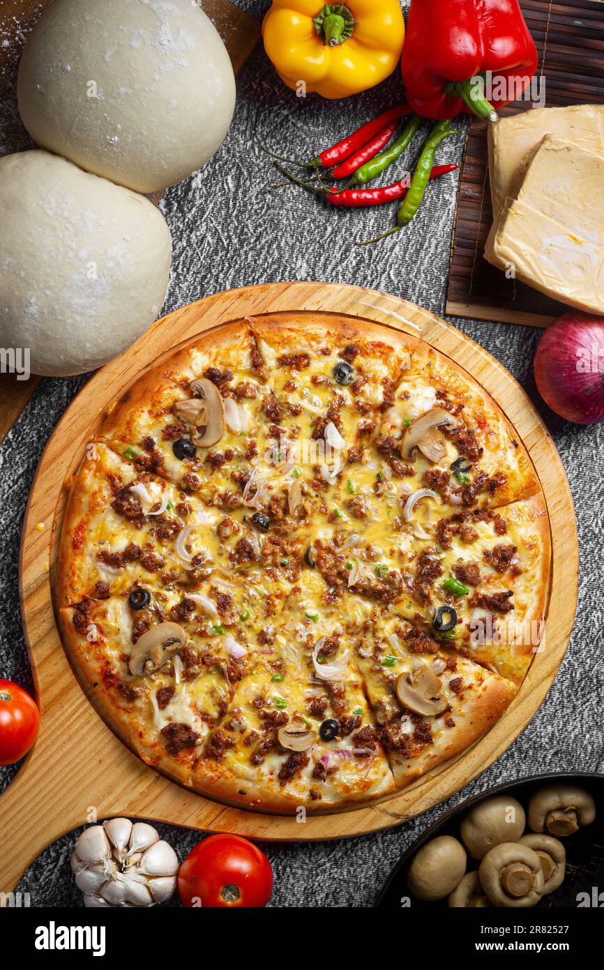 BBQ Chicken Pizza,Hawaiian Pizza,Buffalo Pizza,Supreme Pizza,The Works ...