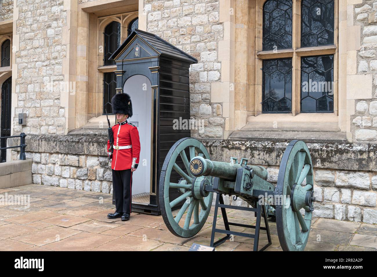 Royal Guardsman outside the Waterloo Barracks at the Tower of London ...