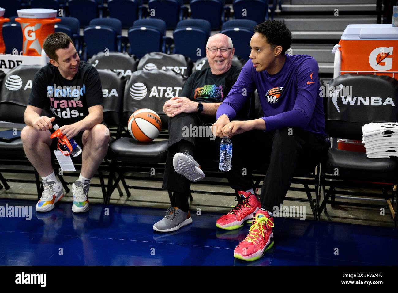 Phoenix Mercury center Brittney Griner, right, talks with Washington ...
