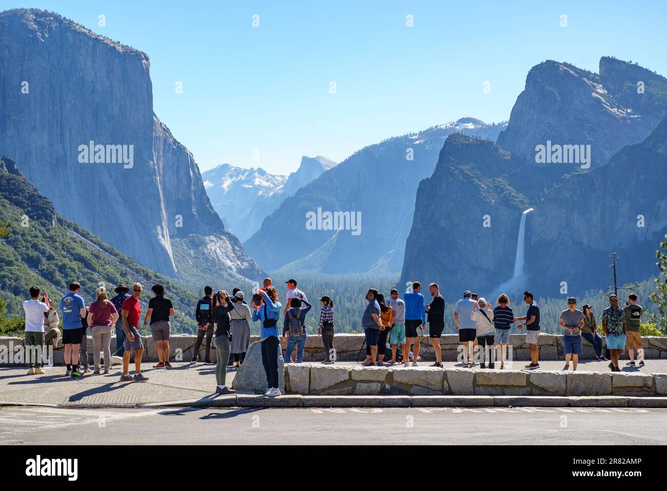 Yosemite National Park Tourist Crowds, Tunnel View, National Parks ...