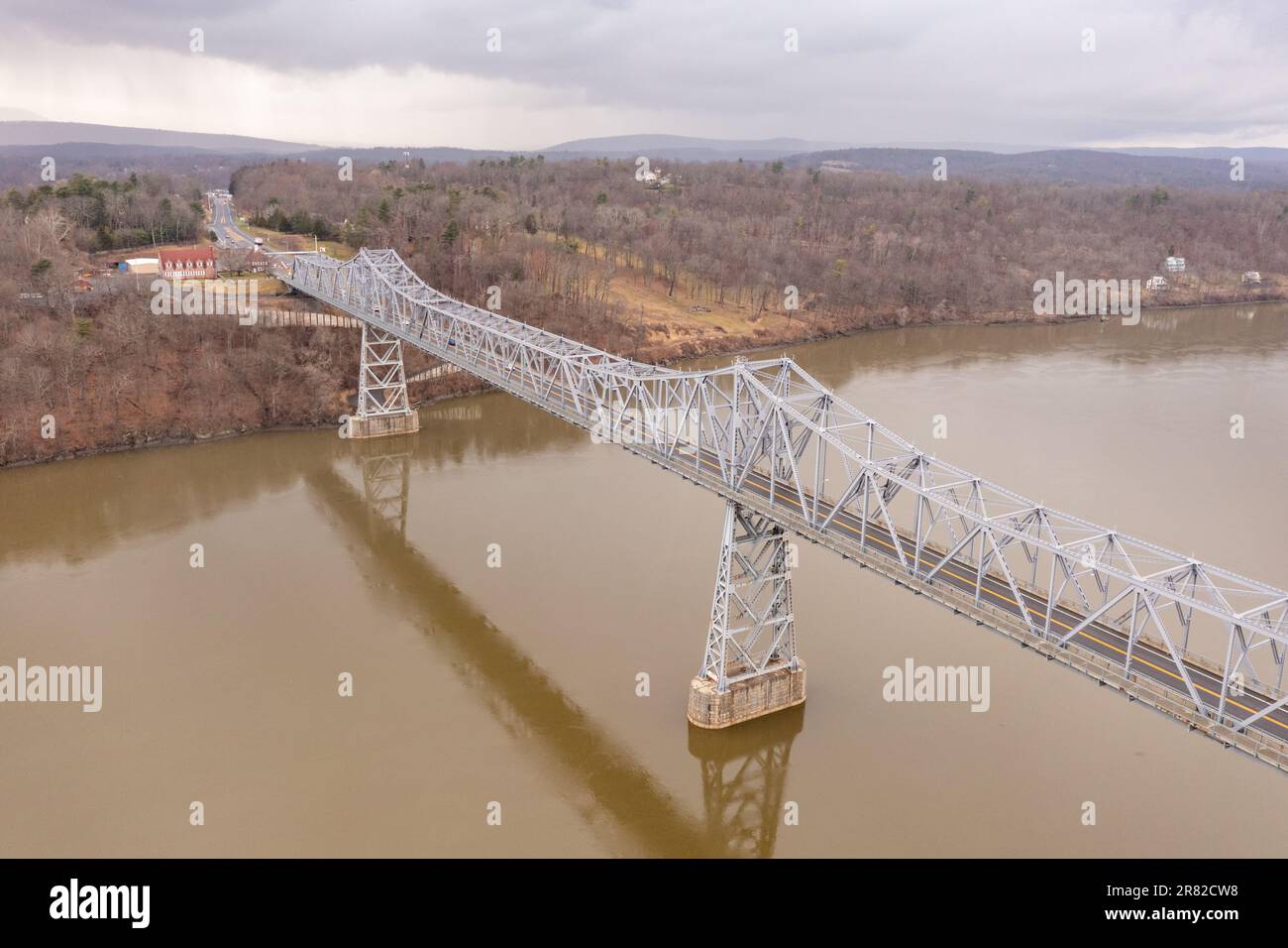 Aerial view of the Rip Van Winkle Bridge spanning the Hudson River ...