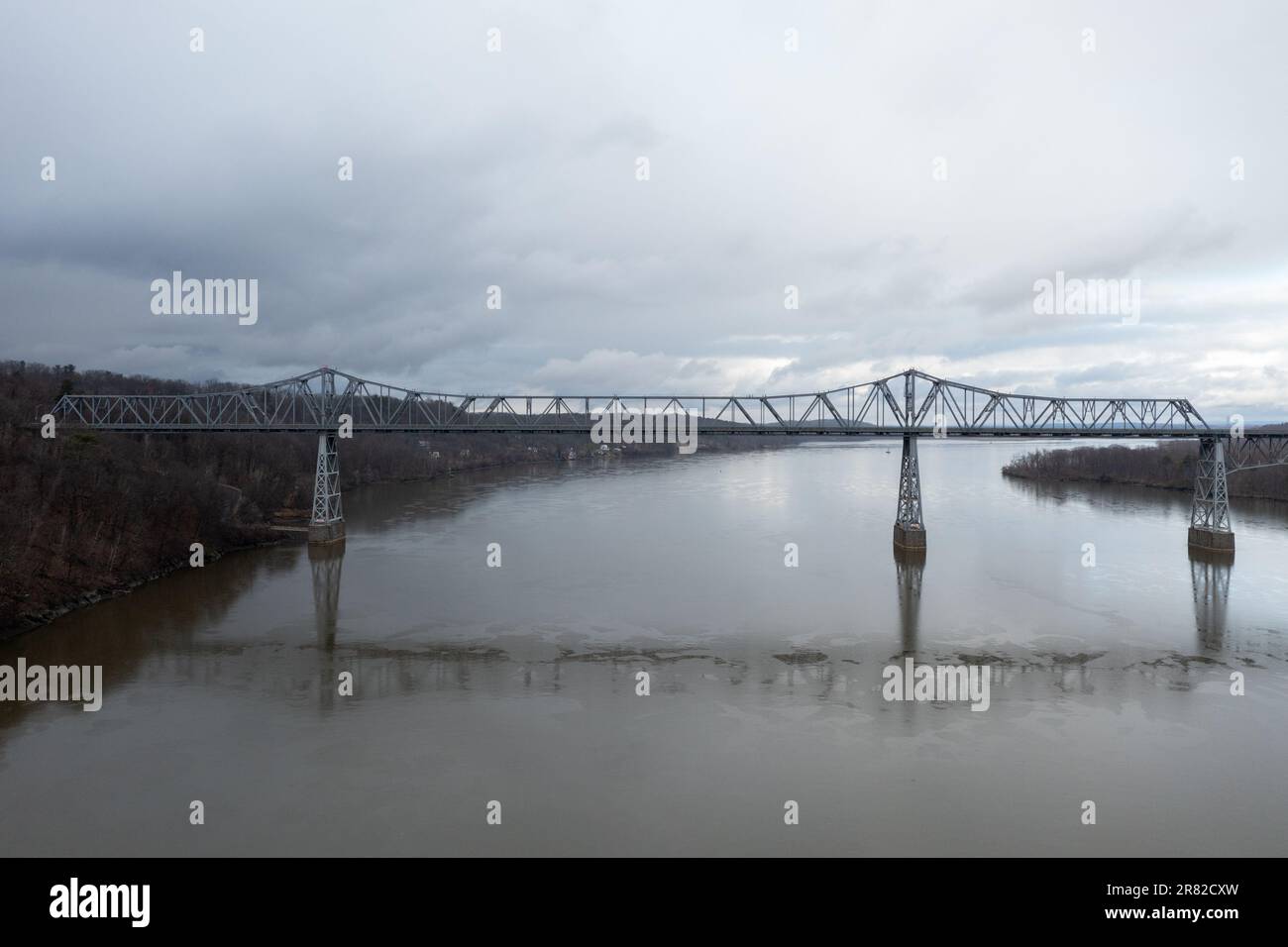Aerial view of the Rip Van Winkle Bridge spanning the Hudson River ...