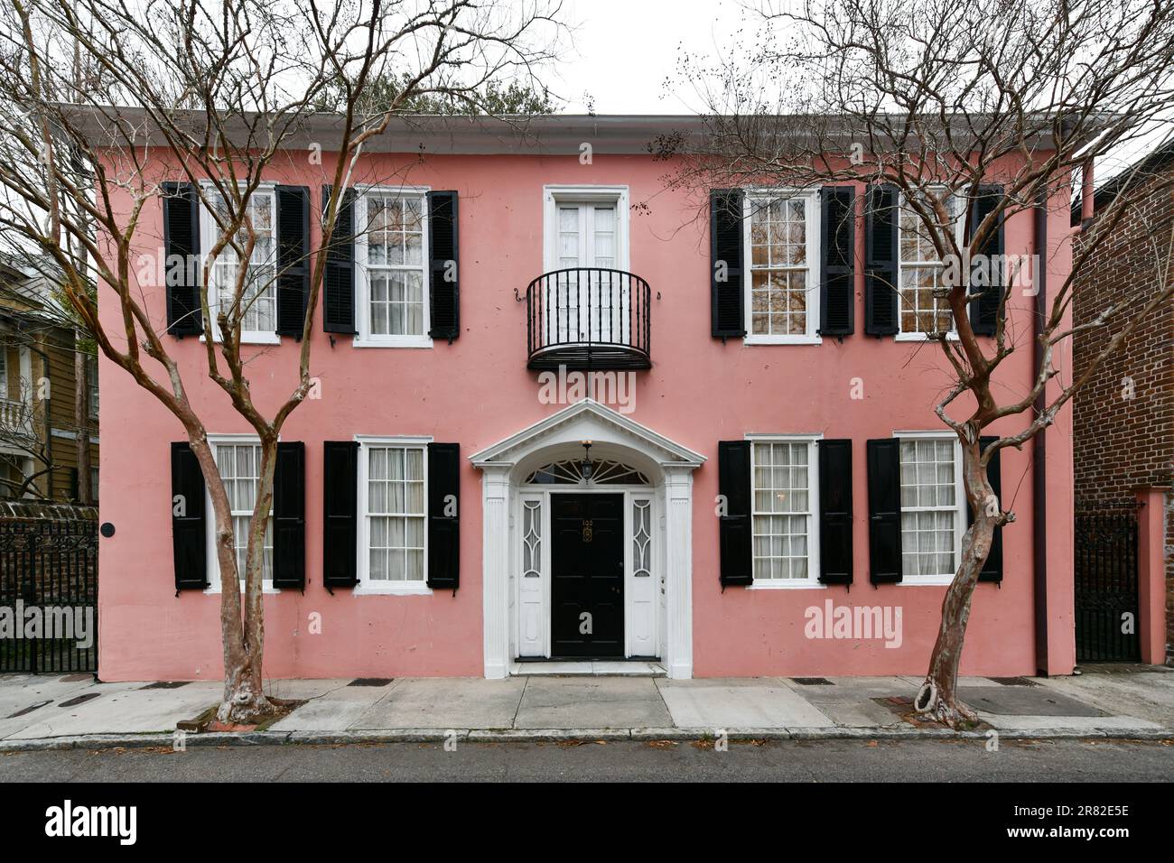 Historical Tradd Street in Charleston, South Carolina. Old 19th Century ...