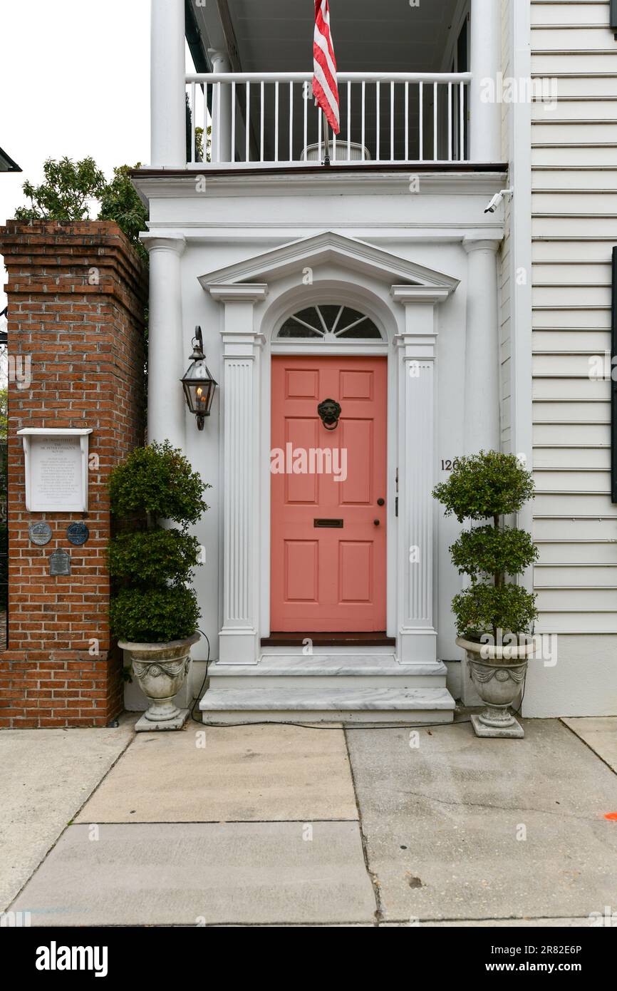 Historical Tradd Street in Charleston, South Carolina. Old 19th Century ...