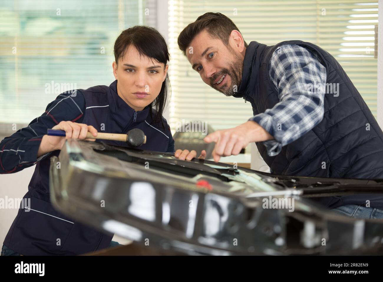 Panel beating hi-res stock photography and images - Alamy