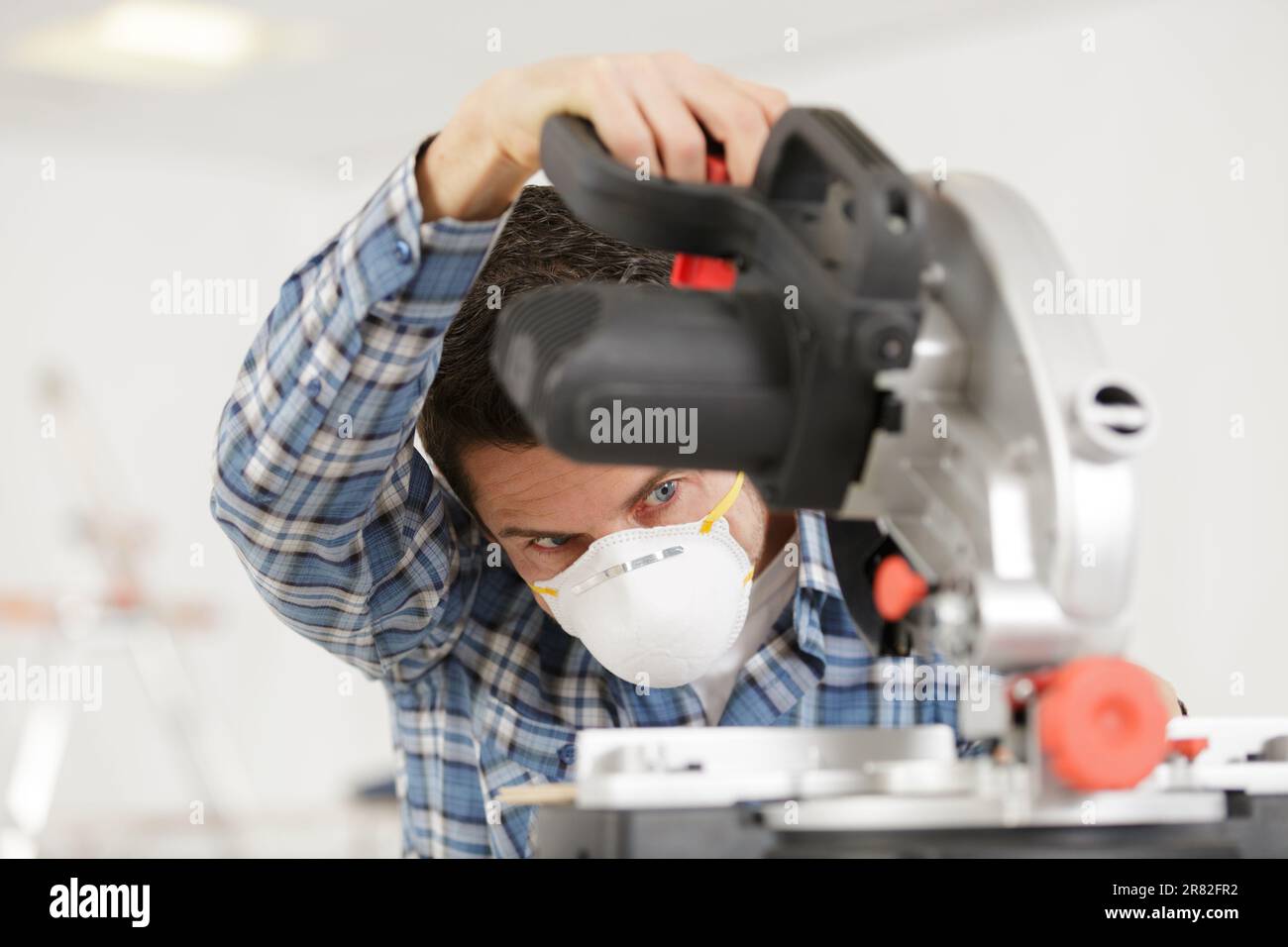 Using a rotary saw hi-res stock photography and images - Alamy