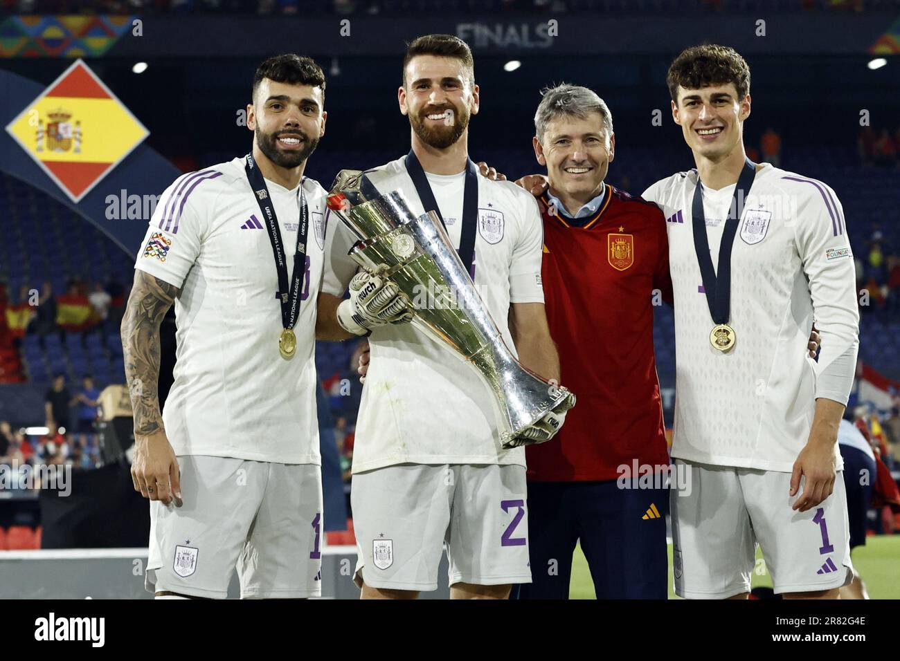 ROTTERDAM - (lr) Spain goalkeeper David Raya, Spain goalkeeper Unai Simon, Spain goalkeeper Kepa ...