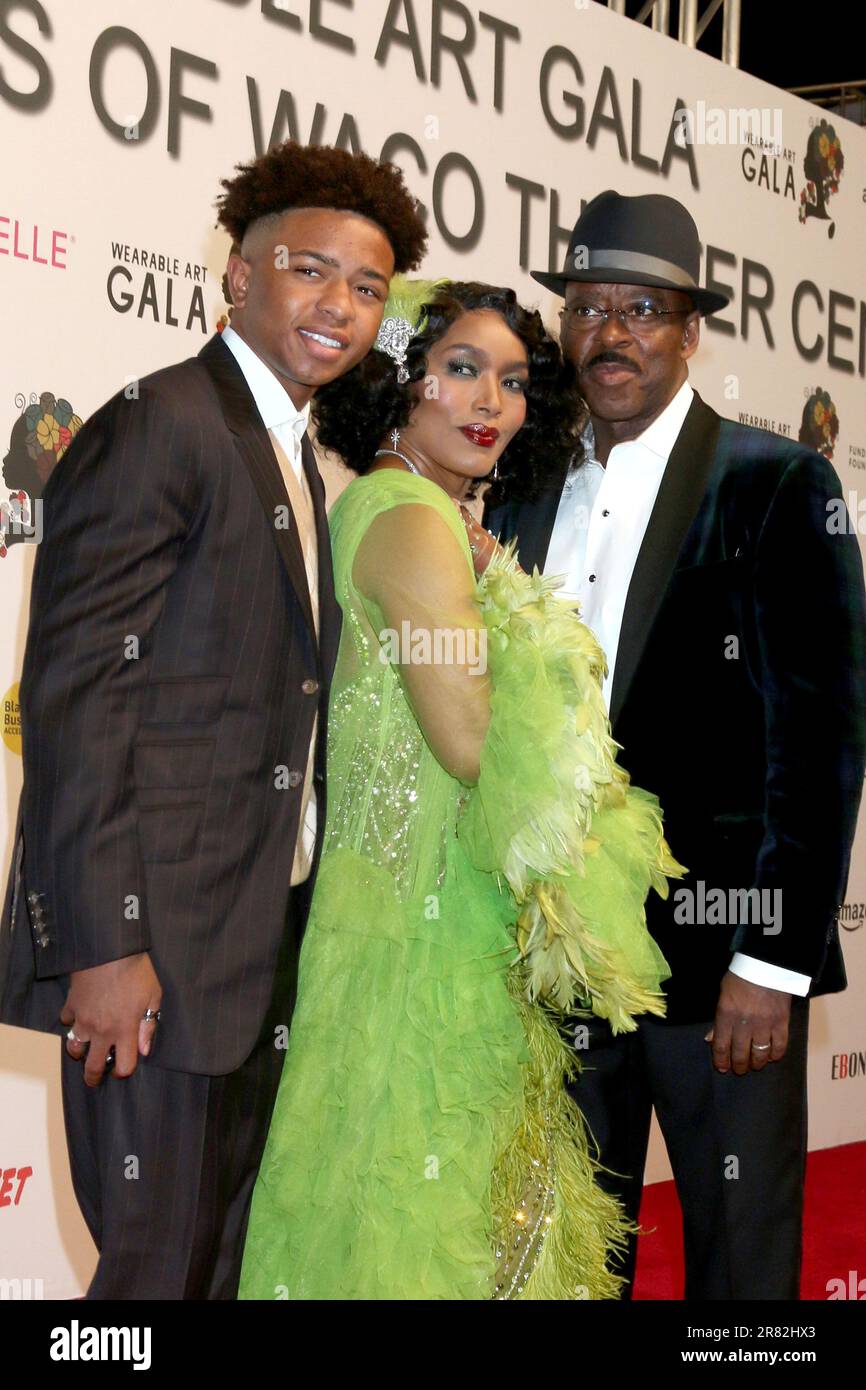 5th Annual Wearable Art Gala at Barker Hanger on October 22, 2022 in ...