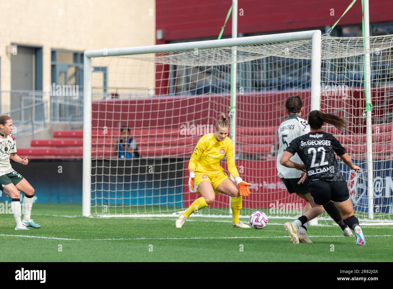 Bella bixby 1 hi-res stock photography and images - Alamy