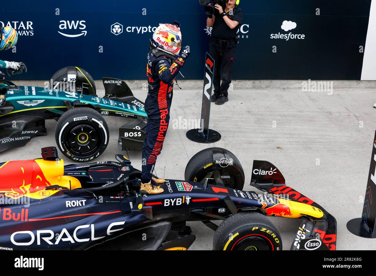 VERSTAPPEN Max (ned), Red Bull Racing RB19, portrait celebrates Red ...