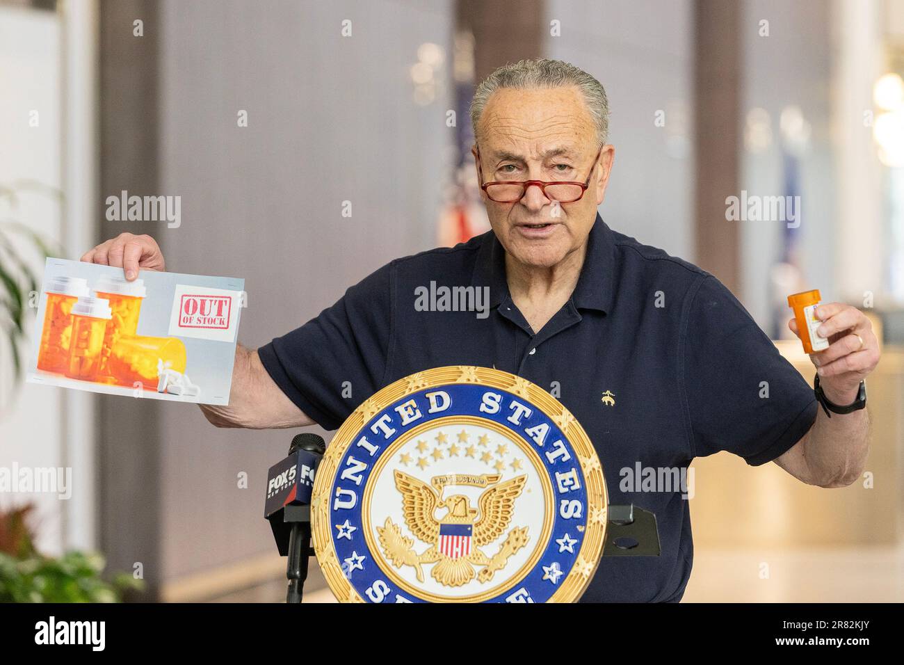 Drug manufacturing antibiotics hi-res stock photography and images - Alamy