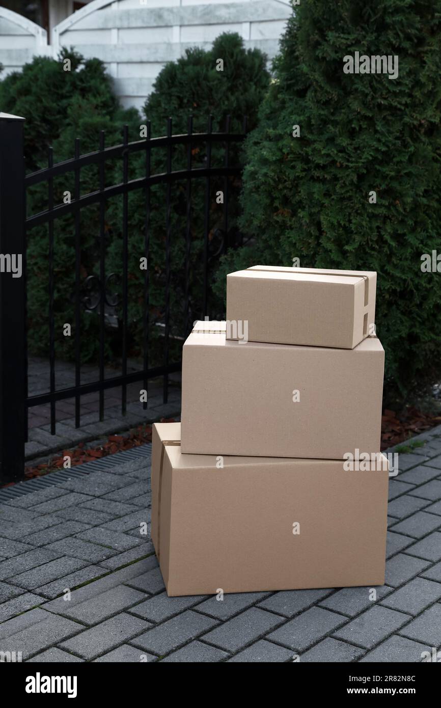 Stack of parcels hi-res stock photography and images - Alamy