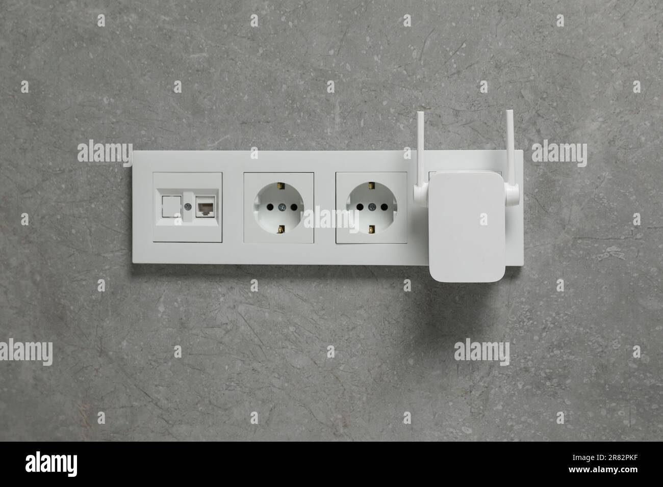 Wireless network home range hi-res stock photography and images - Alamy