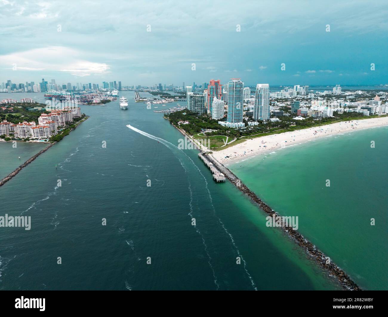 Miami Beach city skyline panorama. Miami city, Florida skyline. South ...