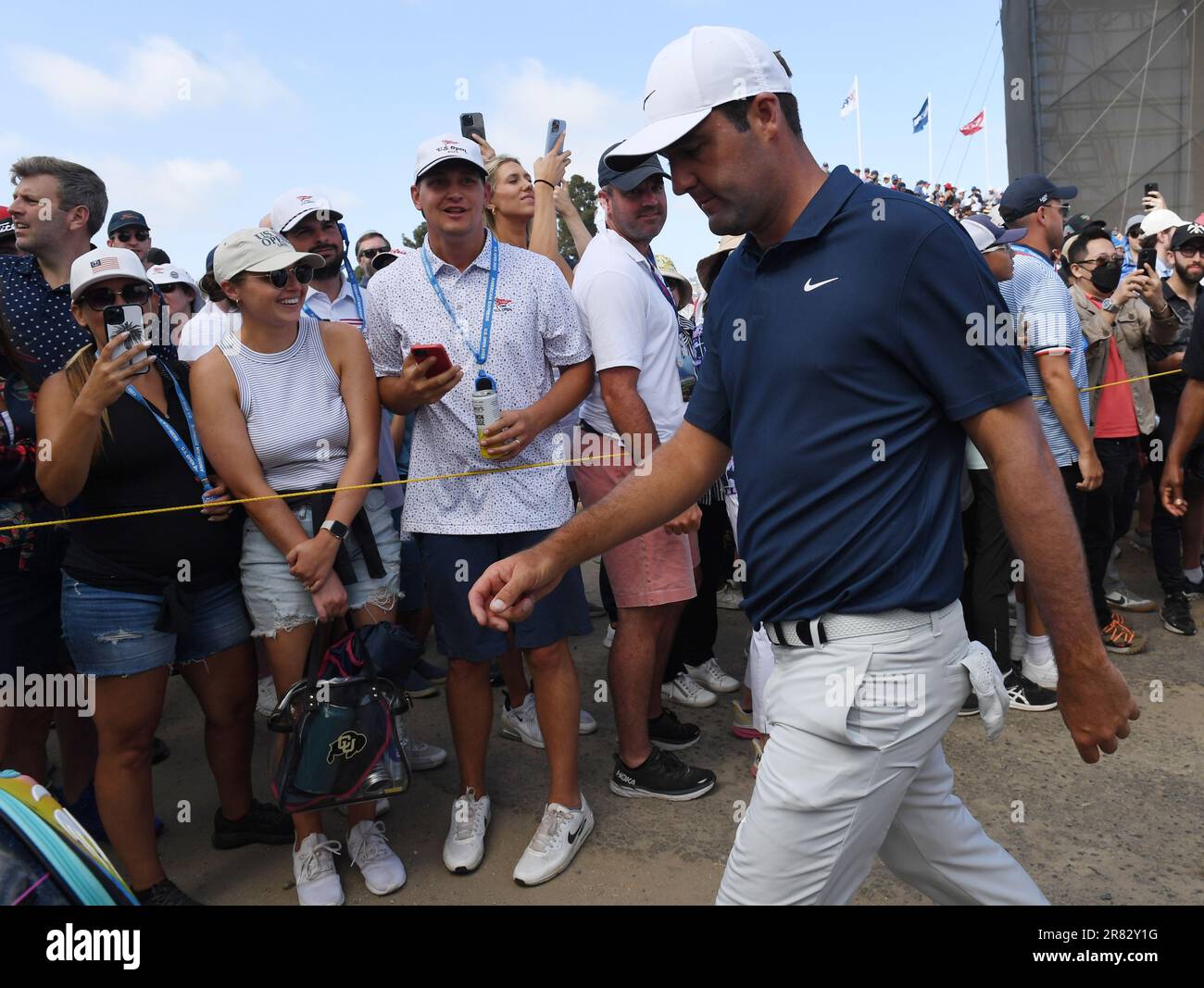 Los Angeles, United States. 18th June, 2023. Scottie Scheffler walks ...