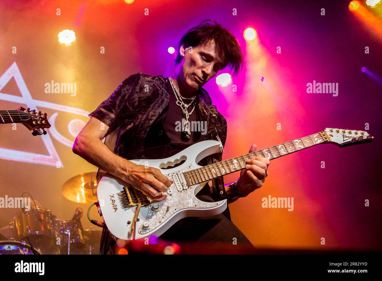 Steve vai performing hi-res stock photography and images - Alamy