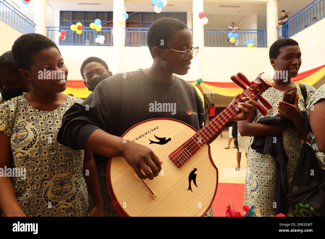 Accra, Ghana. 17th June, 2023. A student plays a traditional Chinese ...