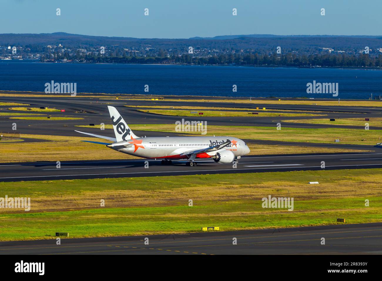 Aircraft movements at Sydney (Kingsford Smith) Airport in Australia ...