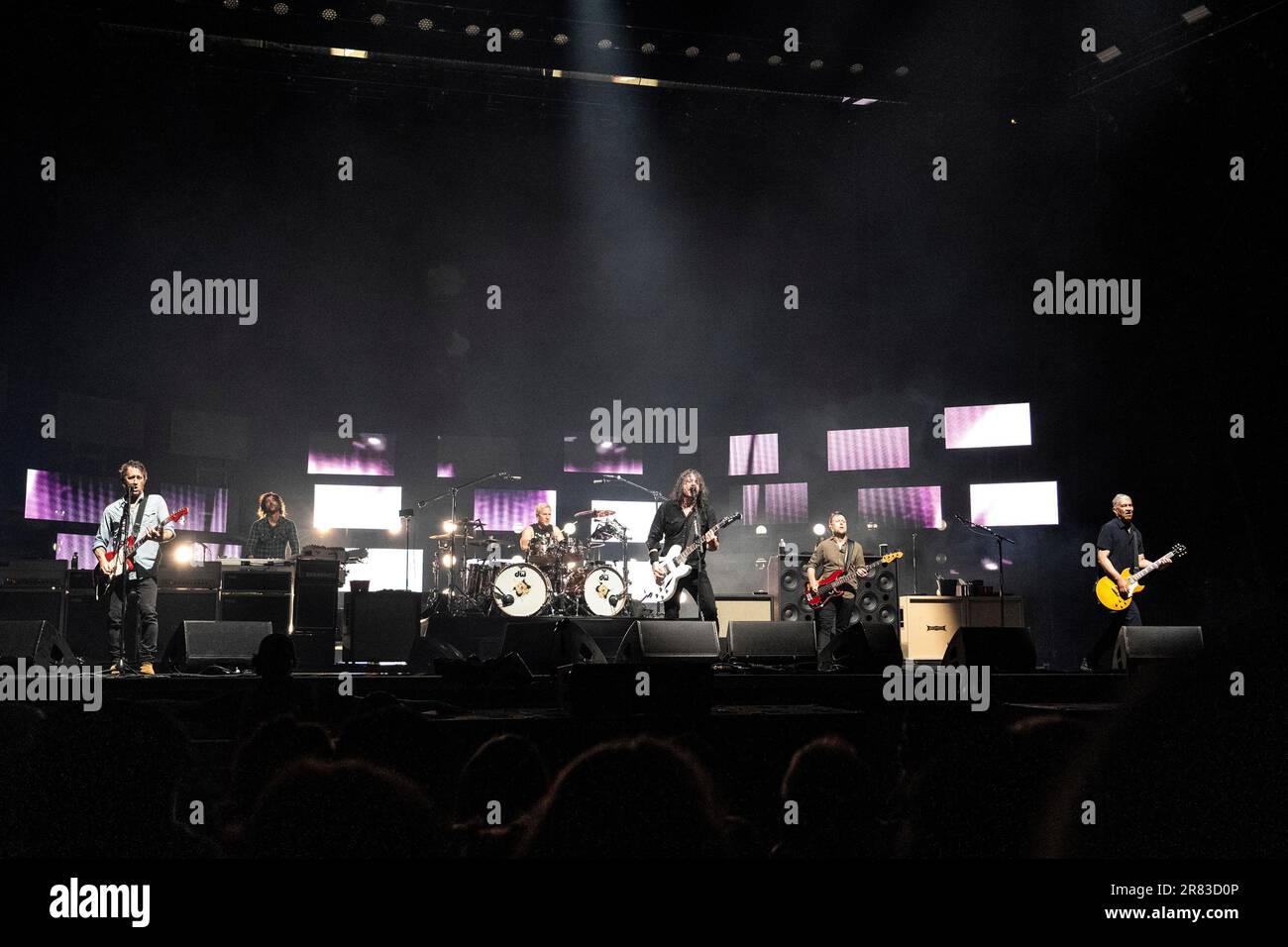 Chris Shiflett, leftm Josh Freese, Dave Grohl, Nate Mendel, and Pat ...