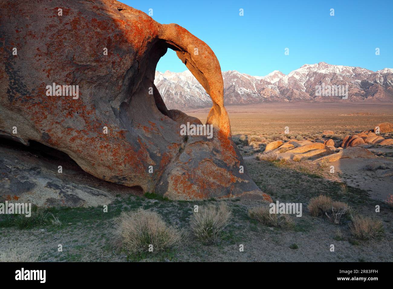 Zyklopenbogen, Alabama Hills, Lone Pine, CA, USA Stock Photo - Alamy