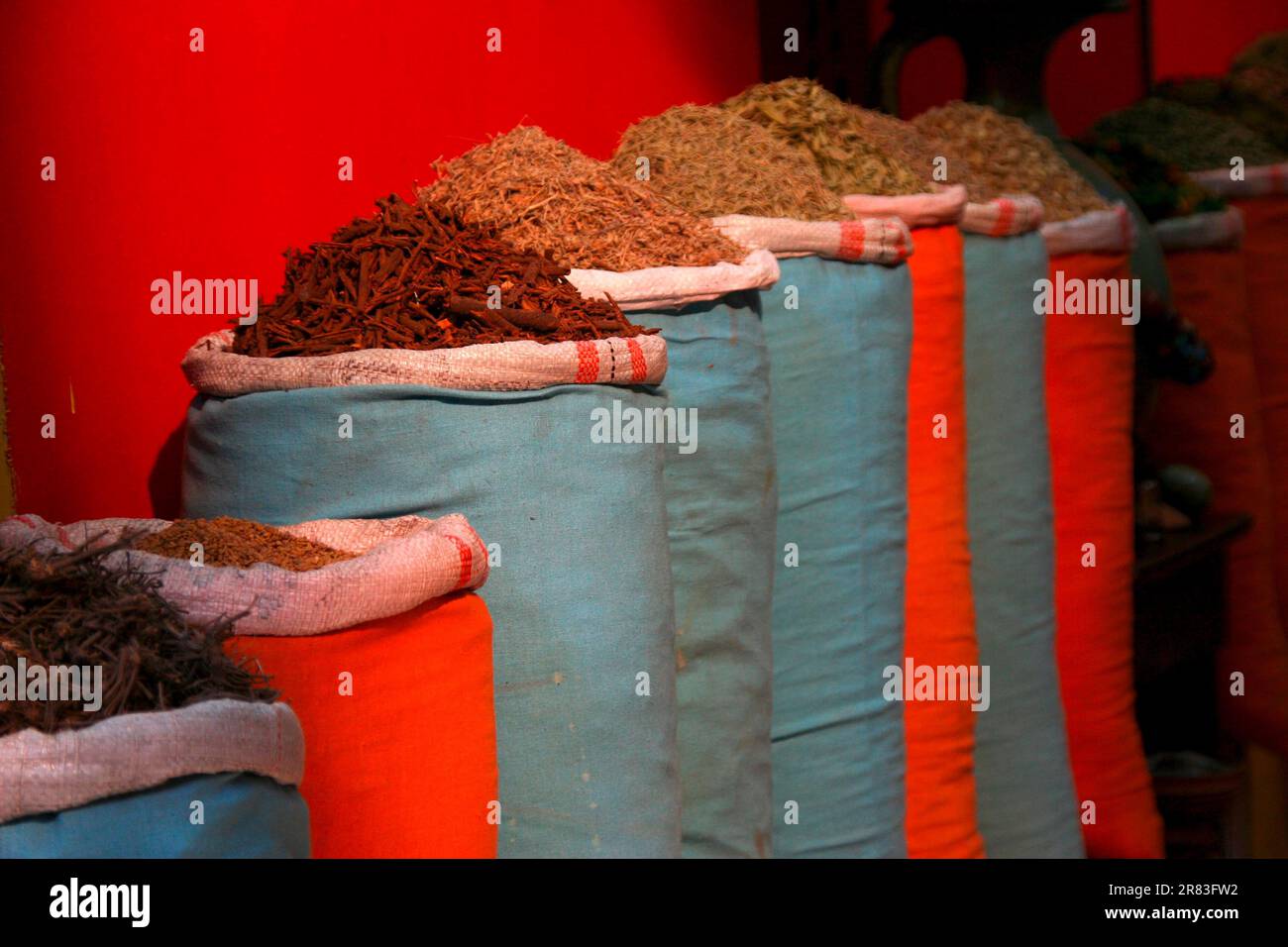 Spice bags in the souk of Marrakech (Morocco Stock Photo - Alamy