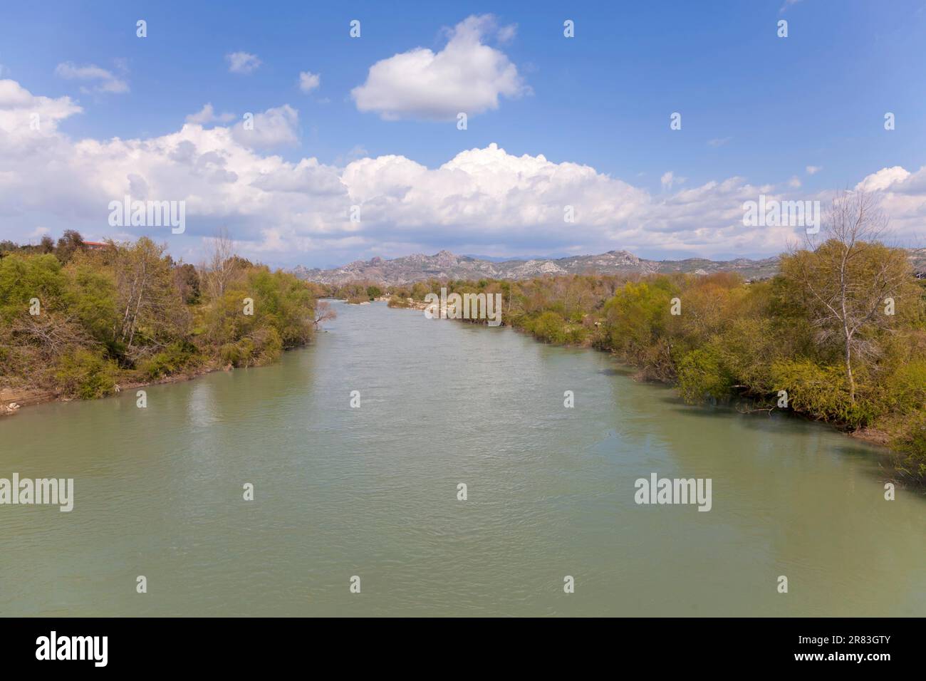 River and ruins hi-res stock photography and images - Alamy