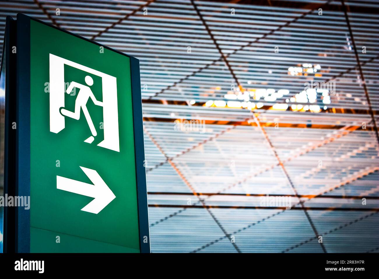 Exit sign airport hi-res stock photography and images - Alamy