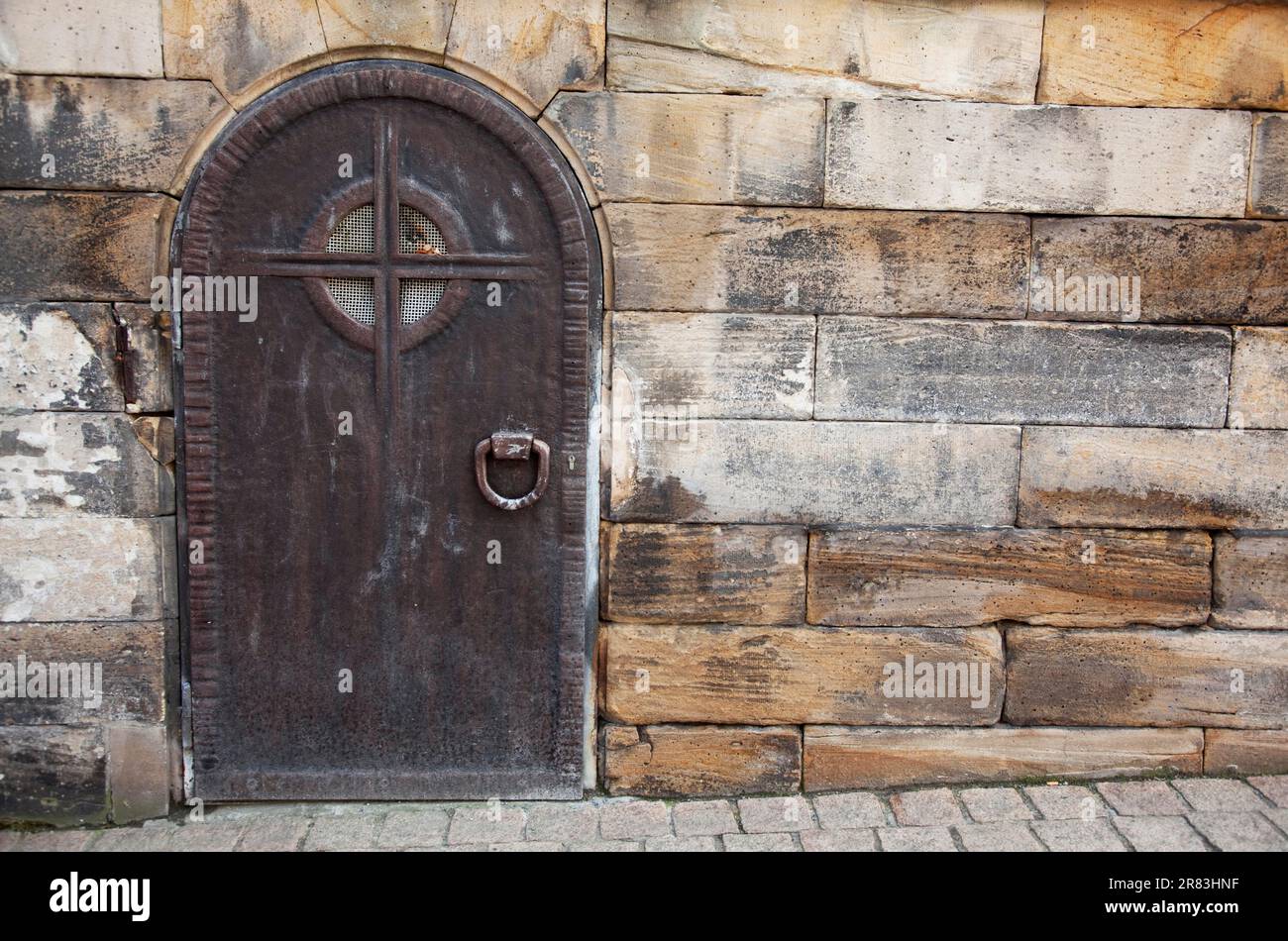 Sturdy metal structure hi-res stock photography and images - Alamy