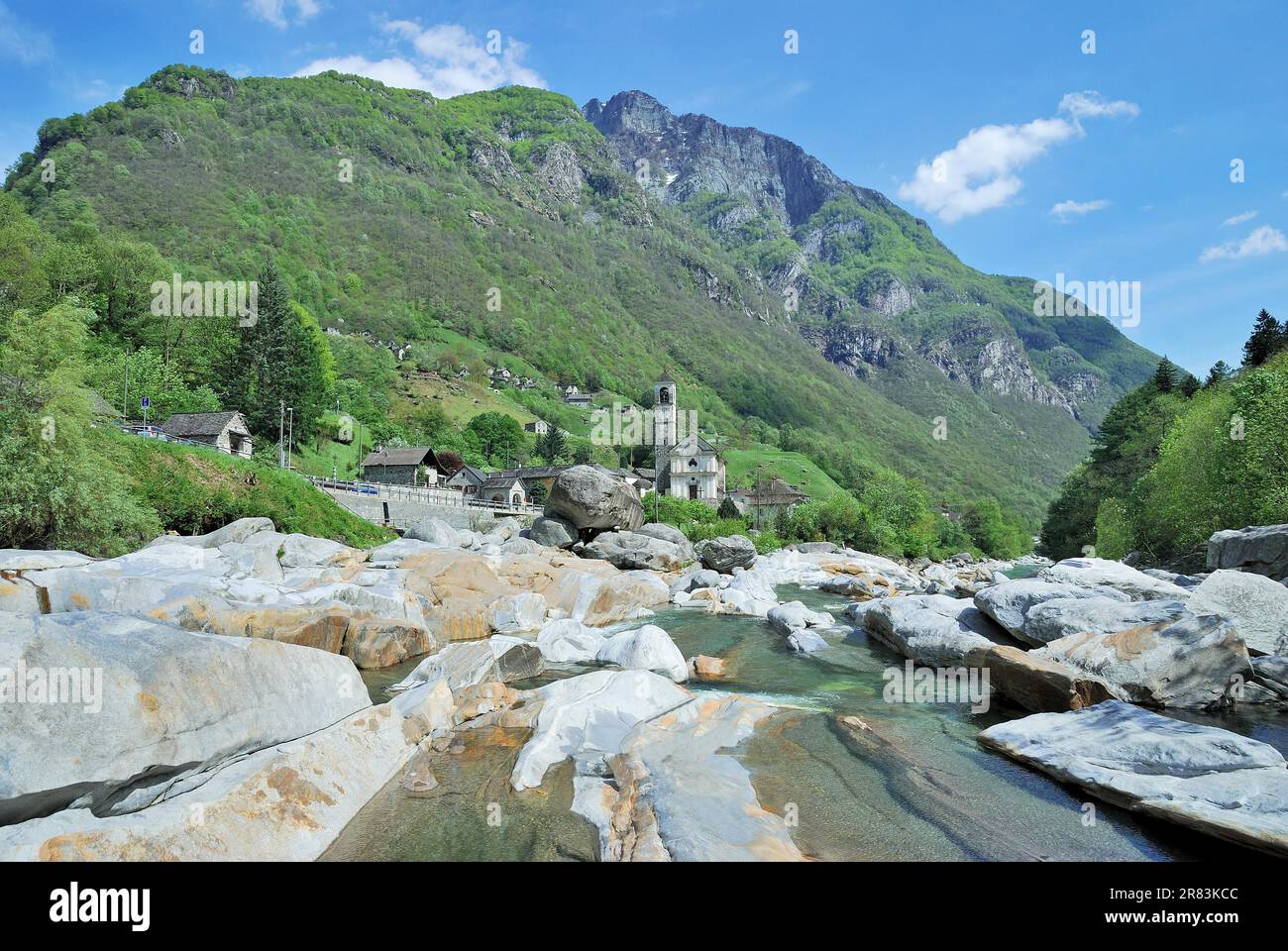 Village lavertezzo hi-res stock photography and images - Alamy