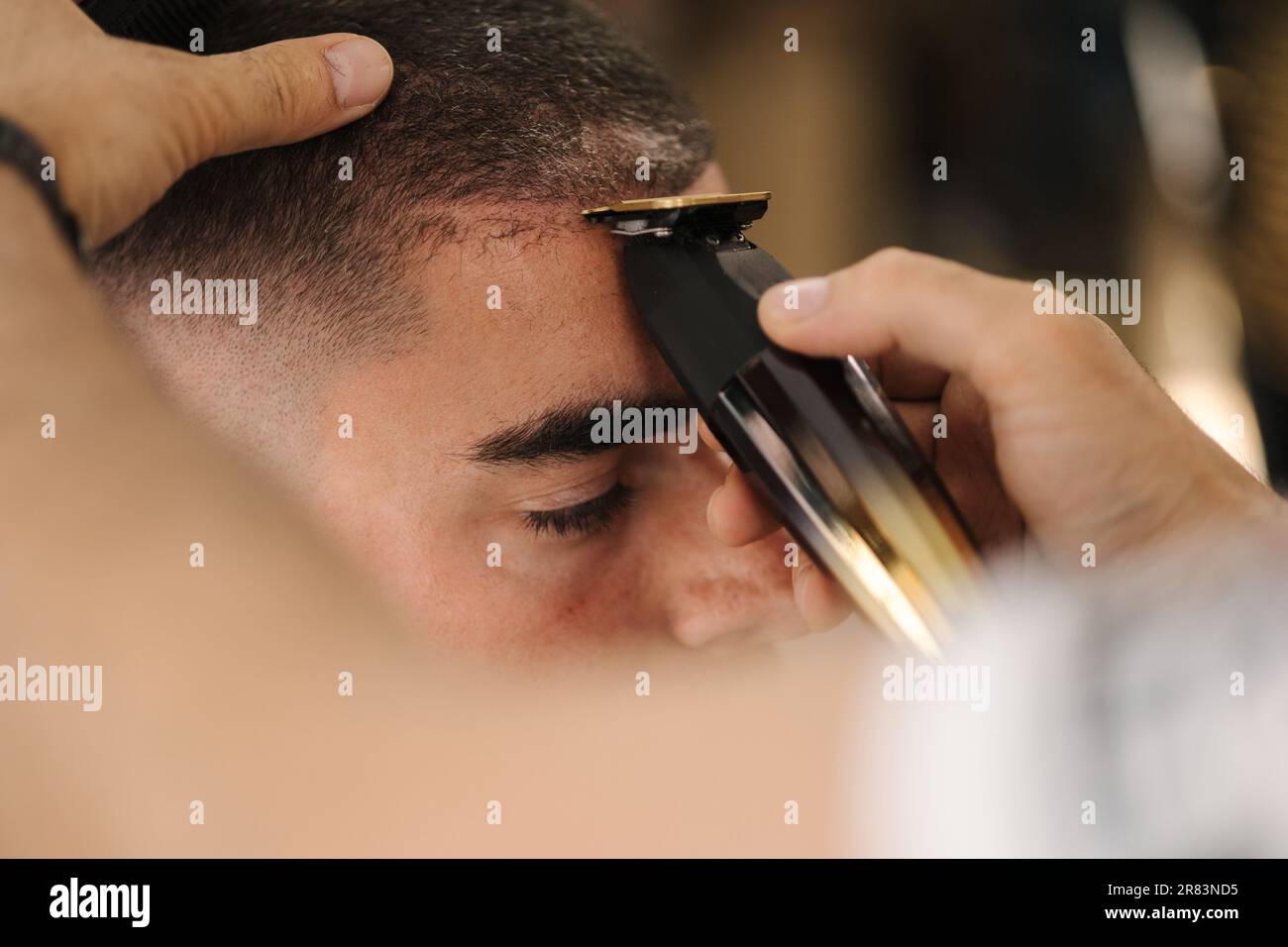 Trimer hair cut hi-res stock photography and images - Alamy