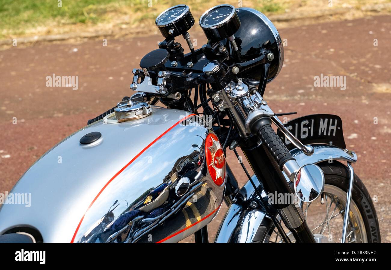 Bsa cafe racer hi-res stock photography and images - Alamy
