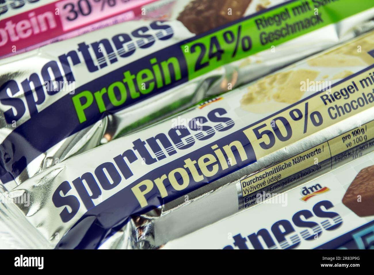 Schokoriegel verpackt hi-res stock photography and images - Alamy