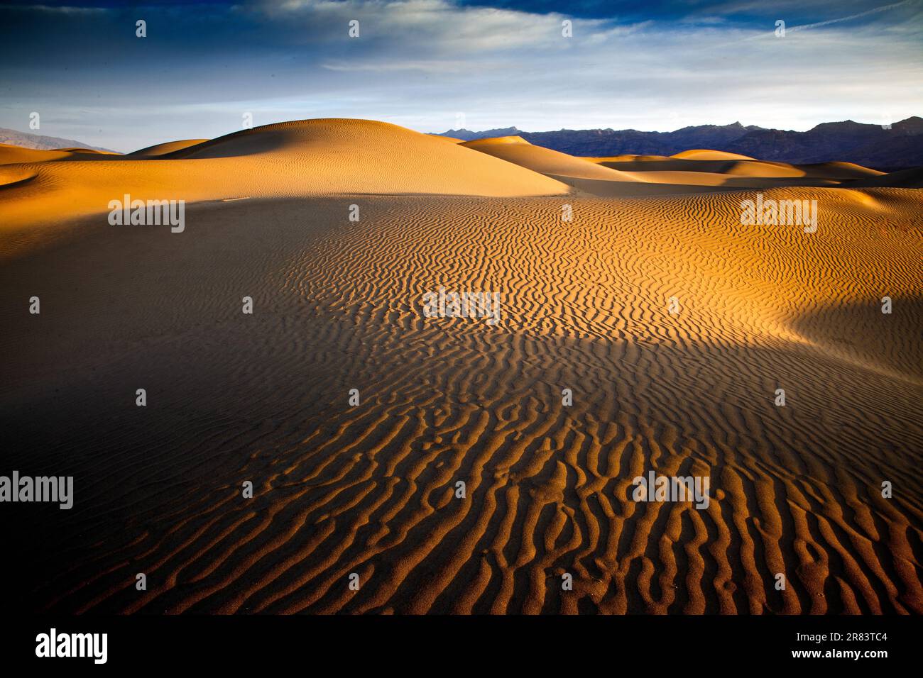 Sand dune shadows sky mountains hi-res stock photography and images - Alamy