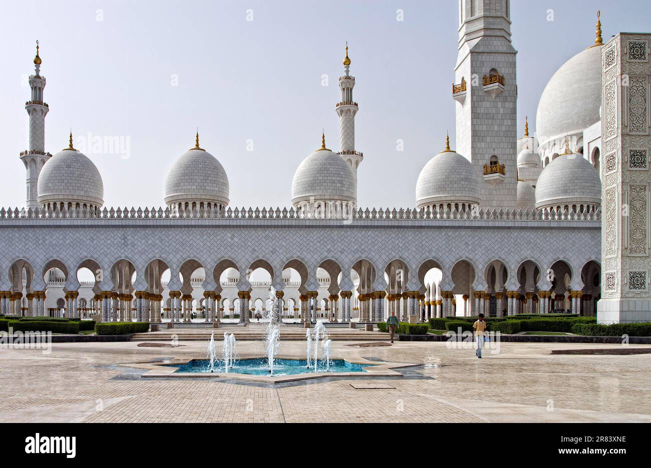 Sheikh Zayed Mosque Stock Photo - Alamy