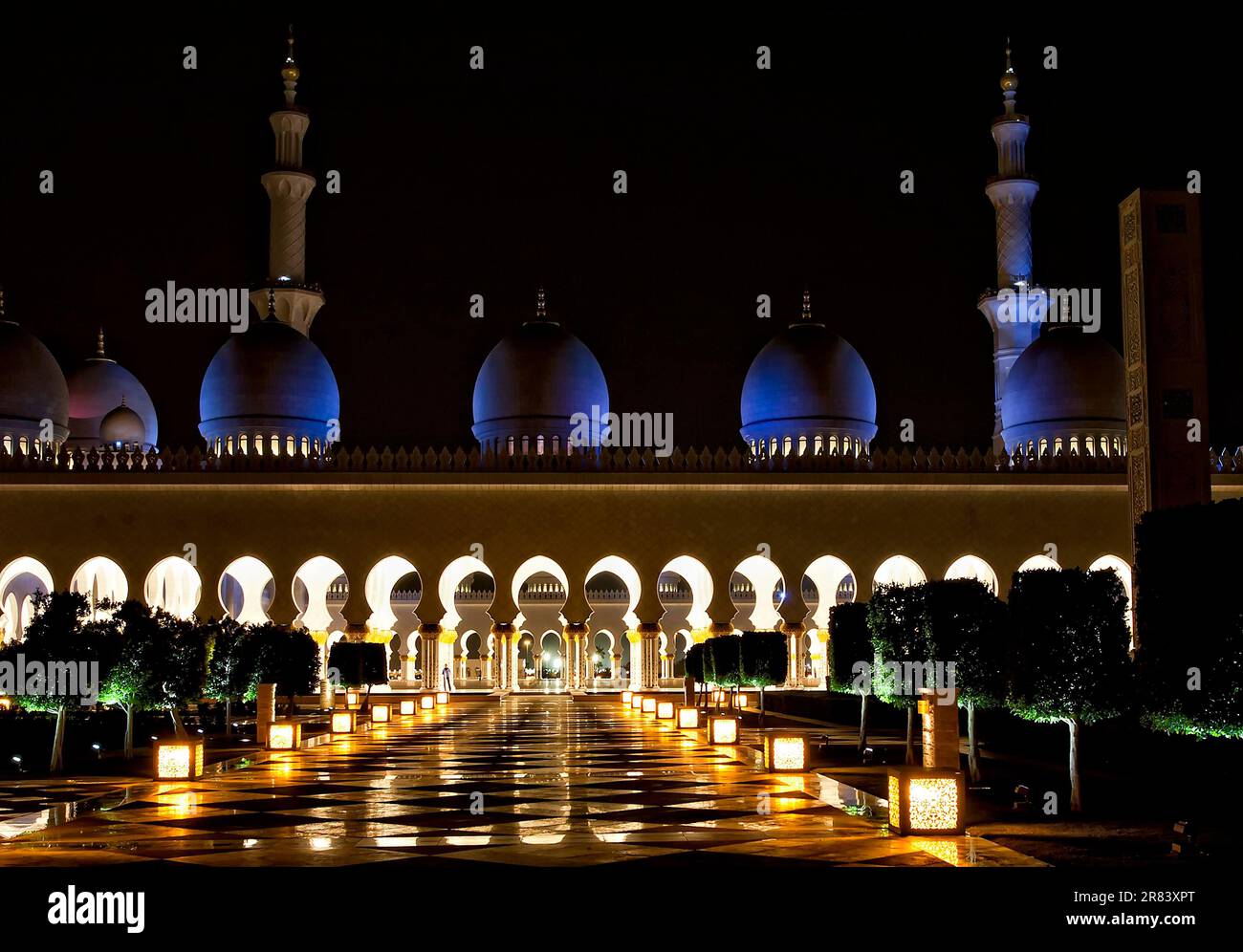 Sheikh Zayed Mosque Stock Photo - Alamy