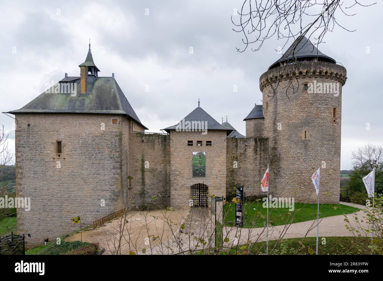 Chateau de Malbrouck. Malbrouck Castle. Burg Malbrouck Stock Photo - Alamy