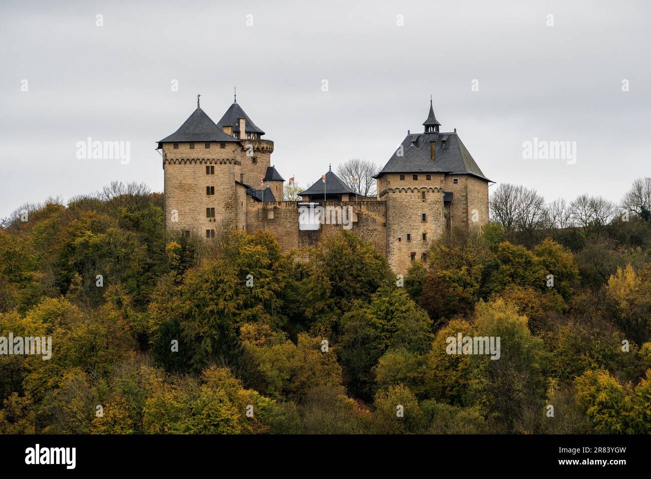 Chateau de Malbrouck. Malbrouck Castle. Burg Malbrouck Stock Photo - Alamy