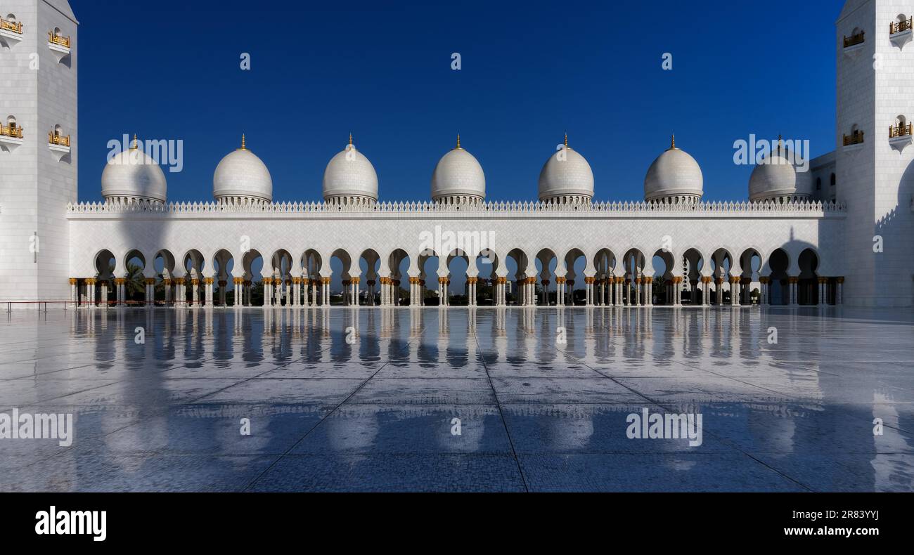 Abu dhabi architecture hi-res stock photography and images - Alamy