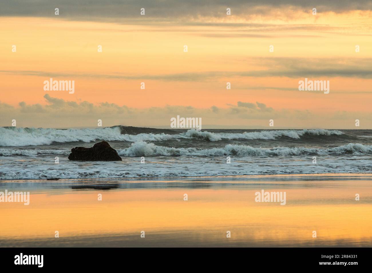 Batu lumbang beach hi-res stock photography and images - Alamy