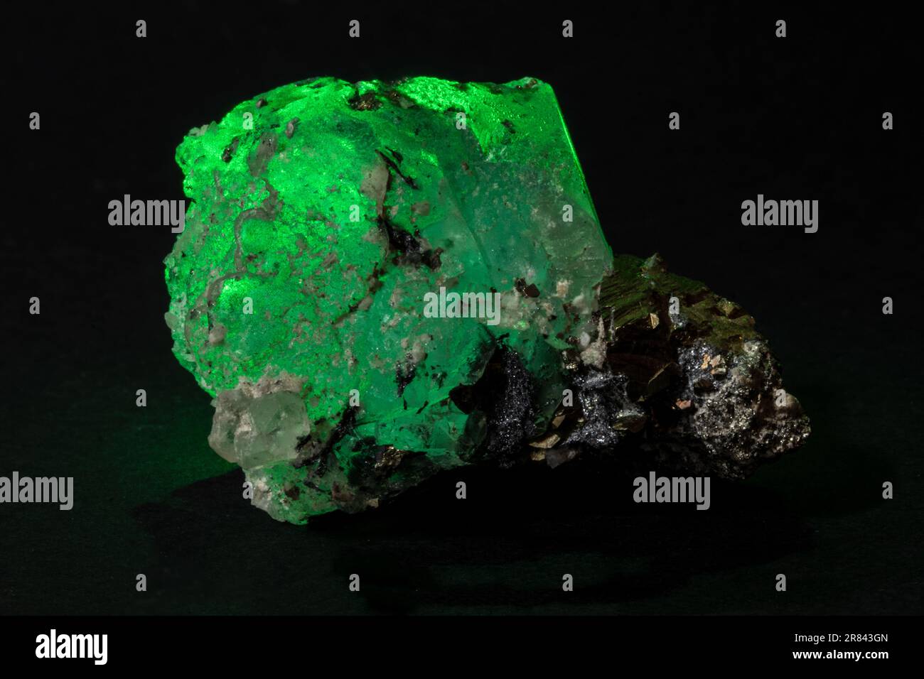 Radioactive rock glowing hi-res stock photography and images - Alamy