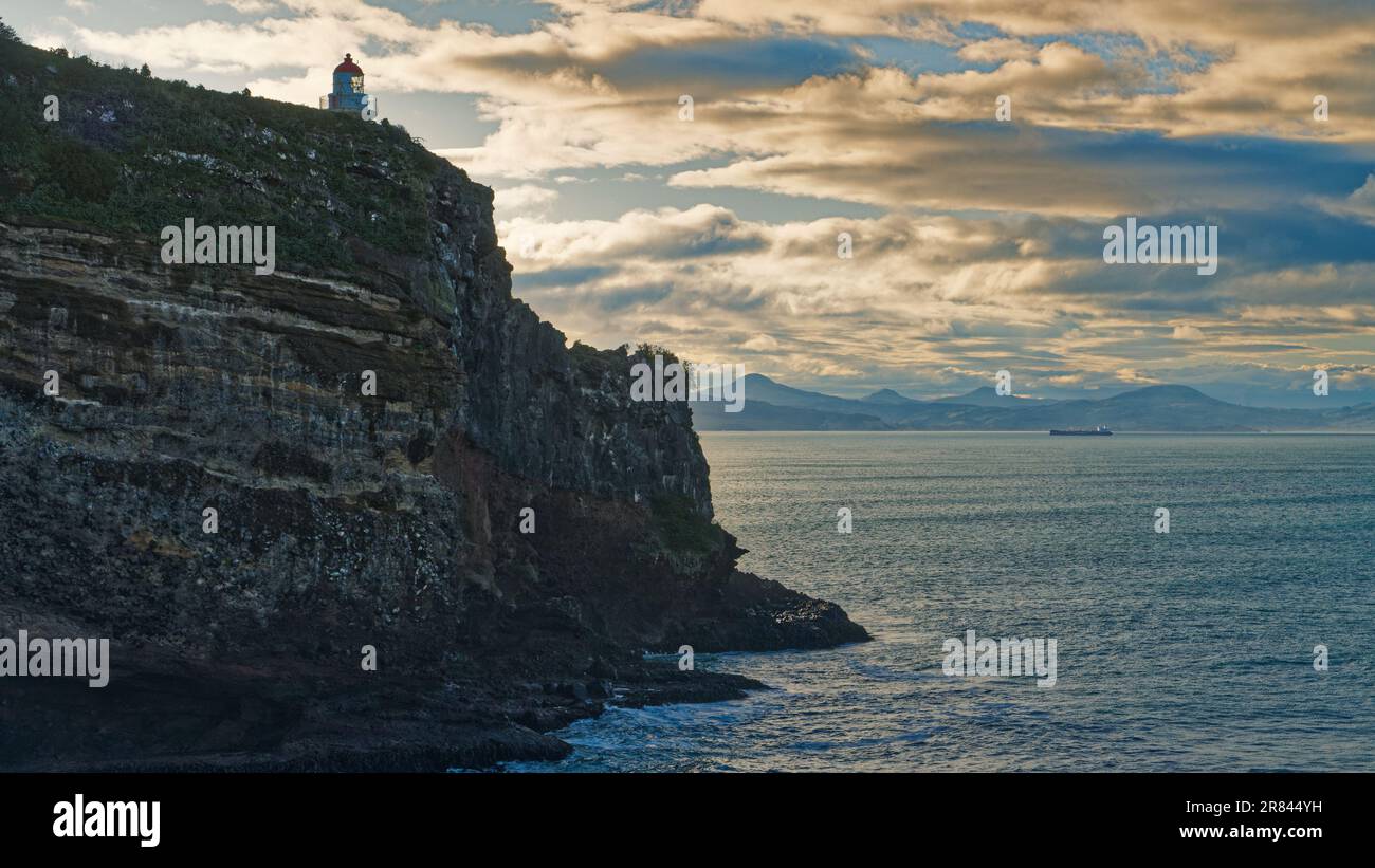 Lighthouse at Taiaroa Head / Pukekura end of the Otago Peninsula ...