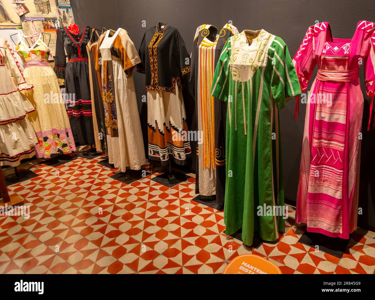 'Transposicion' exhibition by Marjorie Skouras of 1960s-1970s female ...