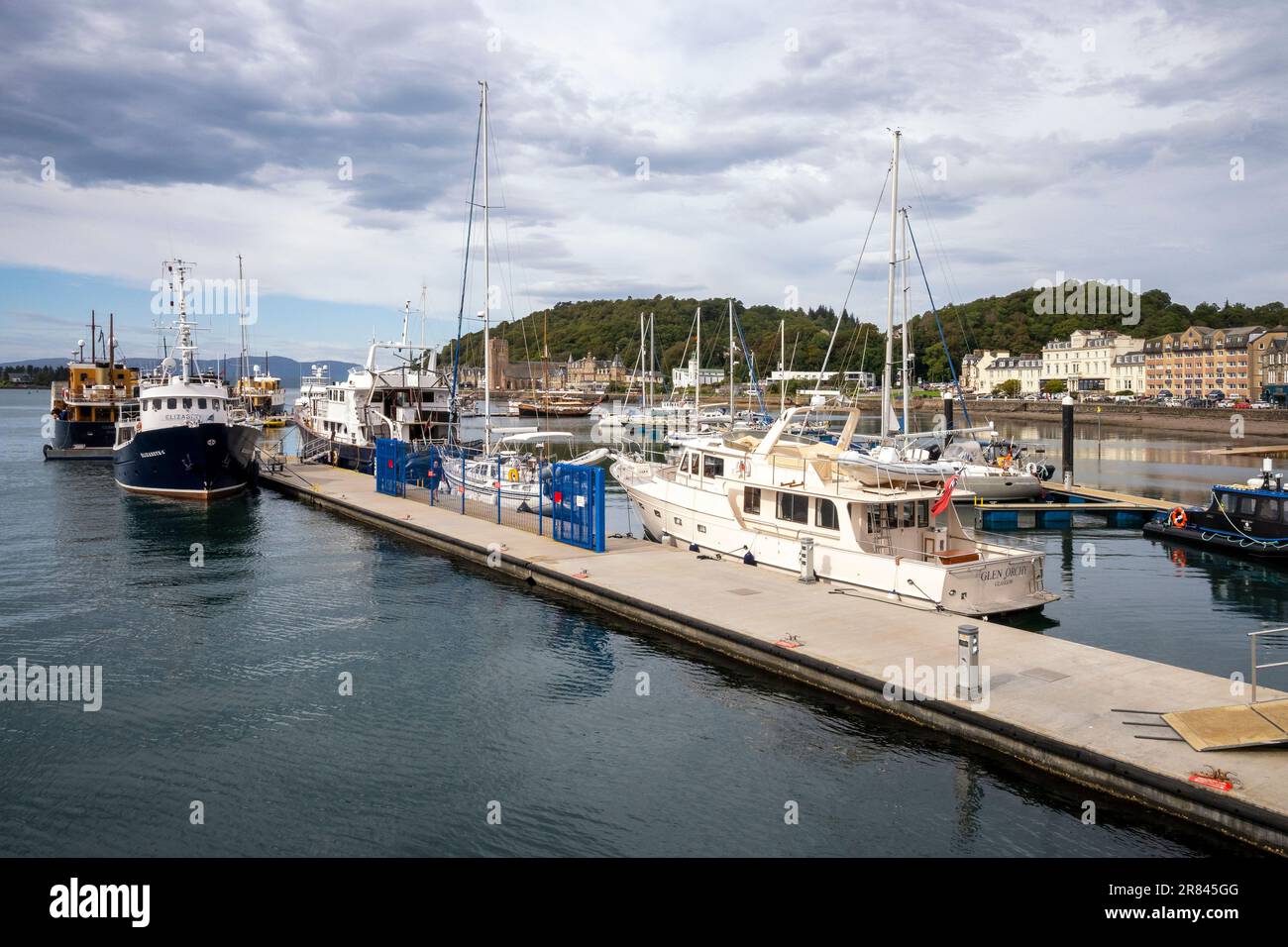 The marina at Oban's North Pier Stock Photo - Alamy