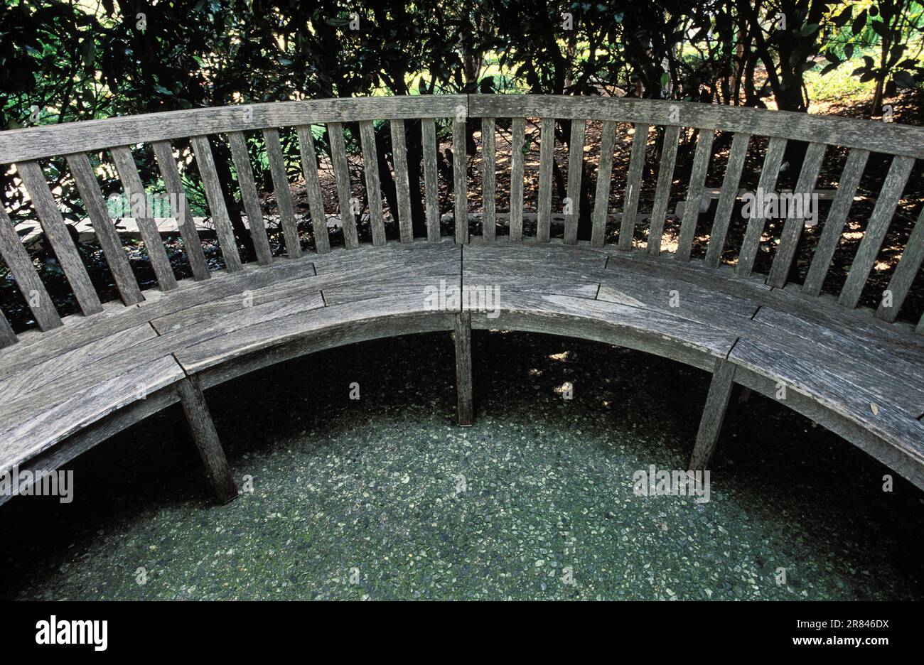 A round wooden bench Stock Photo - Alamy