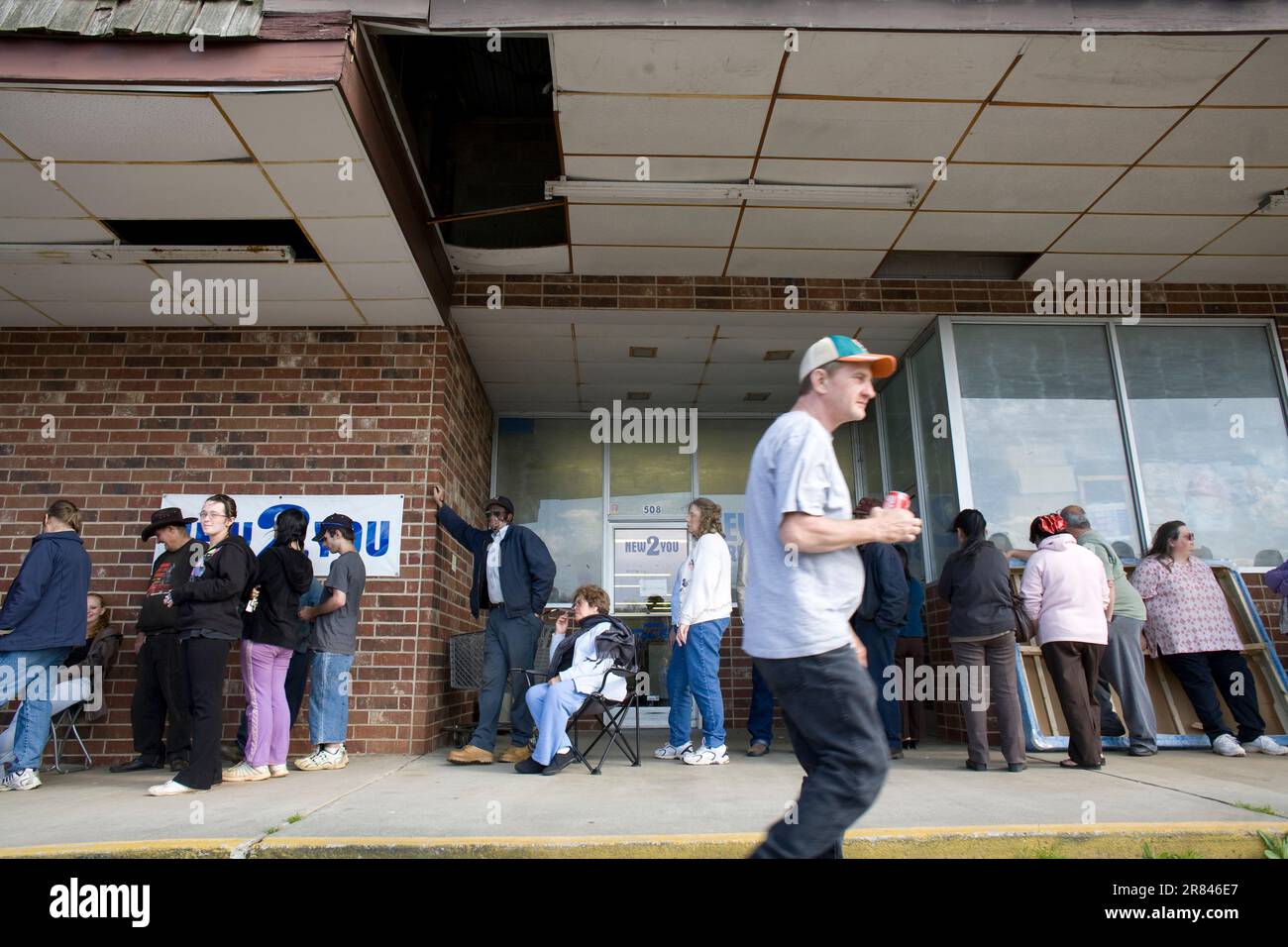 People line up to receive food in Morganton NC Stock Photo - Alamy