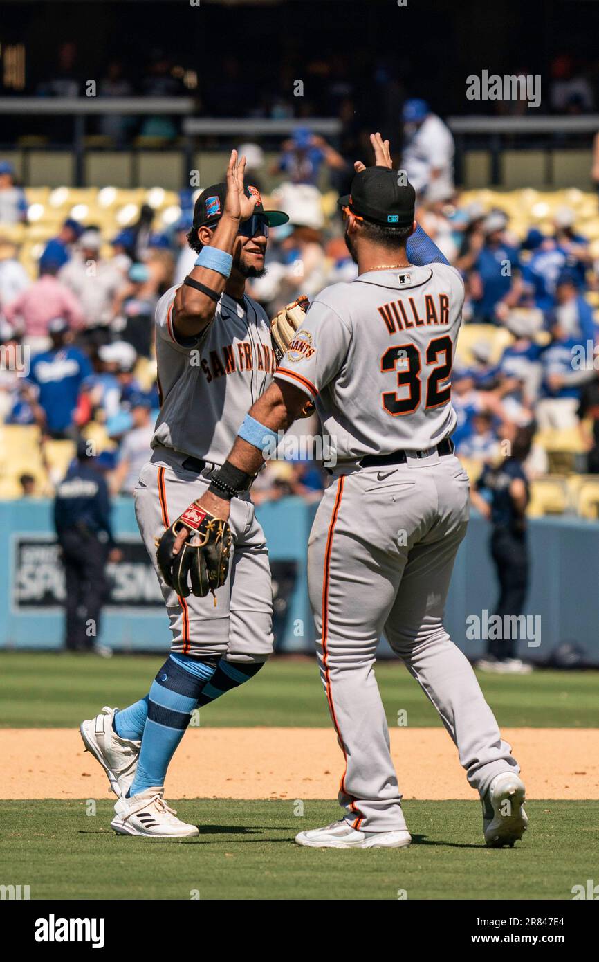 San Francisco Giants second baseman David Villar (32) and second ...